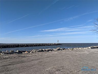 10119 W Locust Point Rd, Oak Harbor, OH 43449 | Zillow