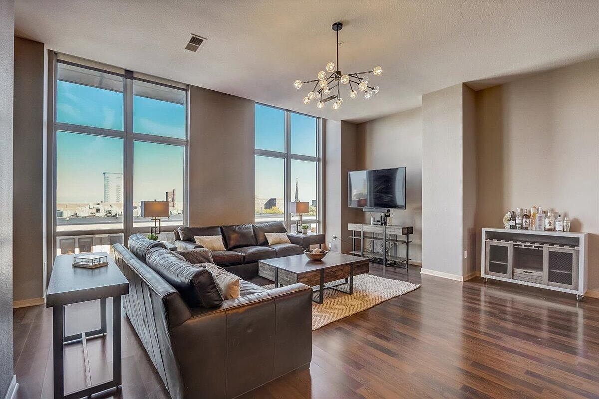 601 East Ogden Ave UNIT 1003, Milwaukee, WI 53202 | Zillow