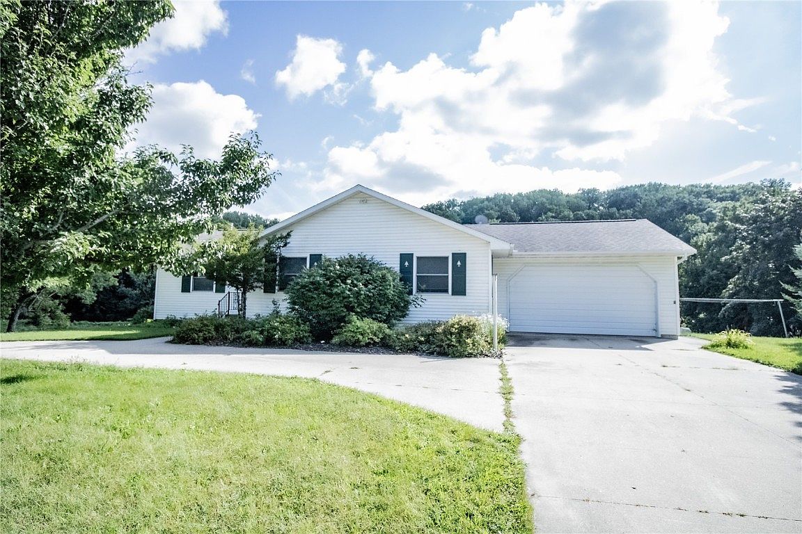12895 Buffalo Rd, Anamosa, IA 52205 | Zillow