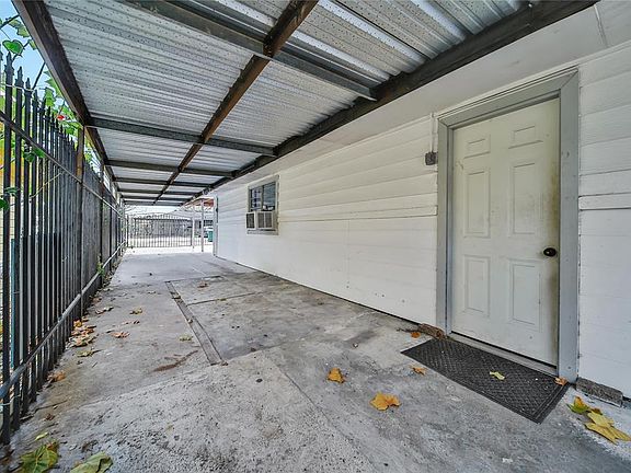 107 Arnett Ln, Houston, TX 77037 | Zillow