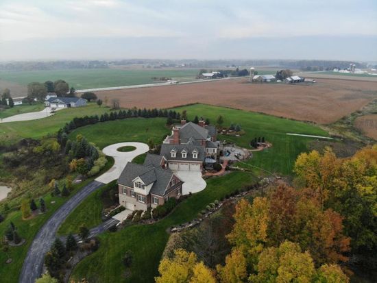 724 Woodridge Dr, Manitowoc, WI 54220 | MLS #1710183 | Zillow