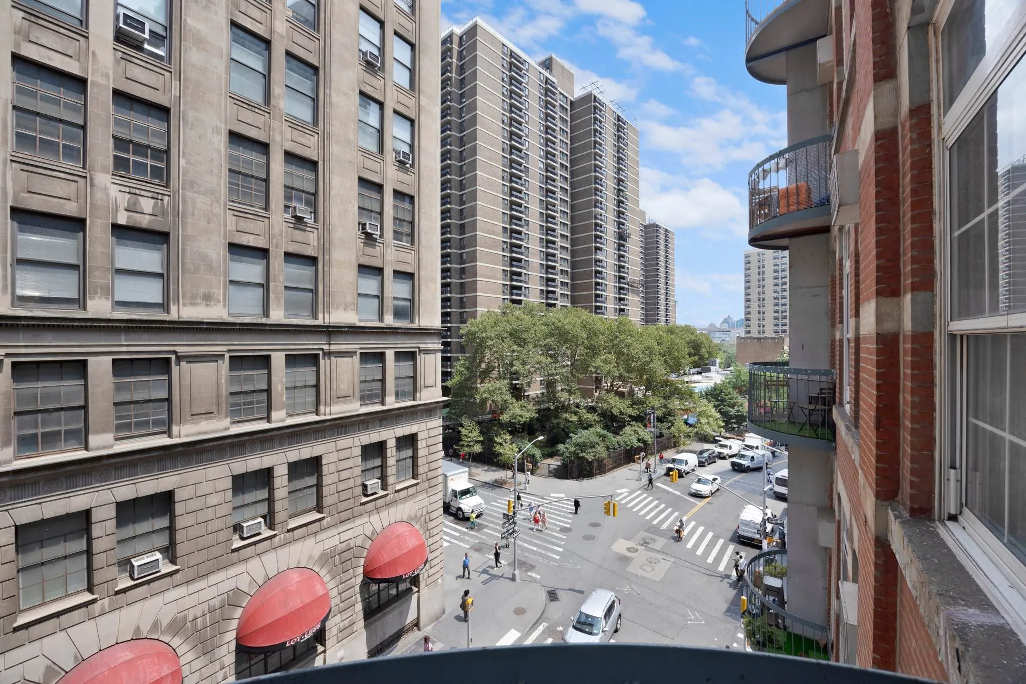 88 Fulton Street #319 in Fulton/Seaport, Manhattan | StreetEasy