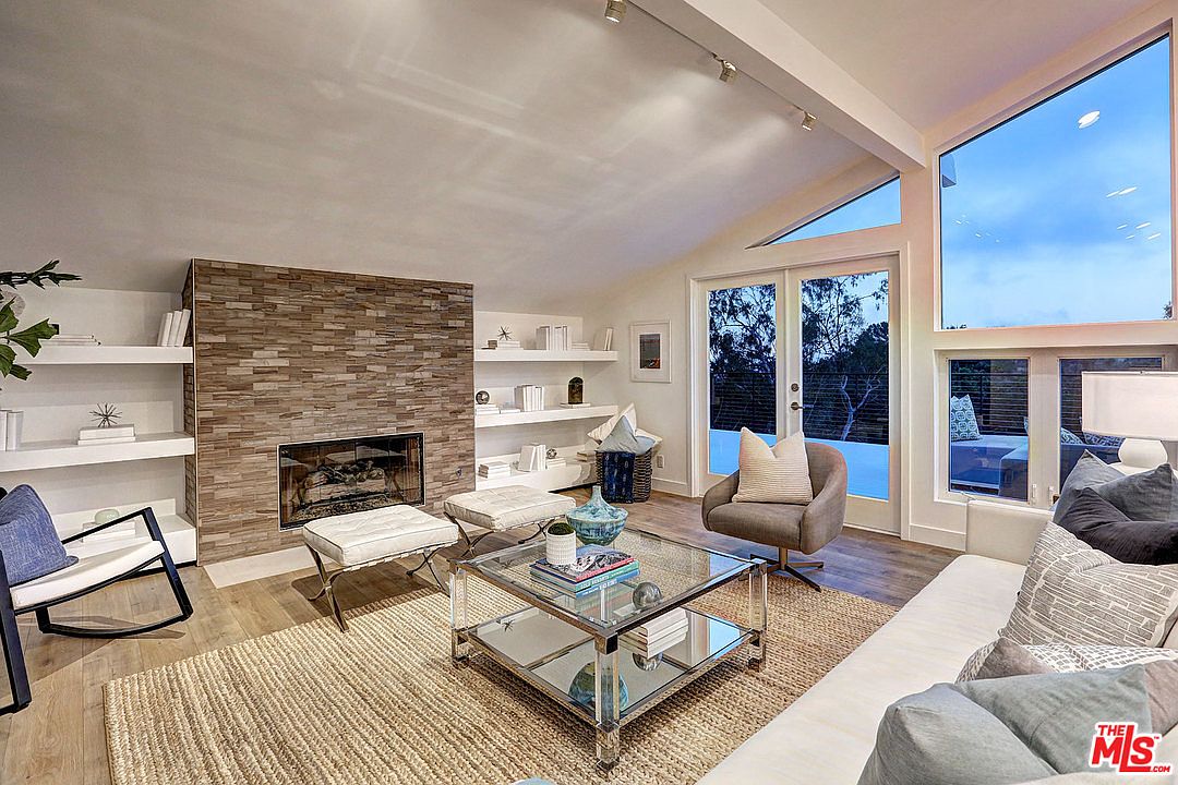 1067 Las Pulgas Rd, Pacific Palisades, CA 90272 | Zillow