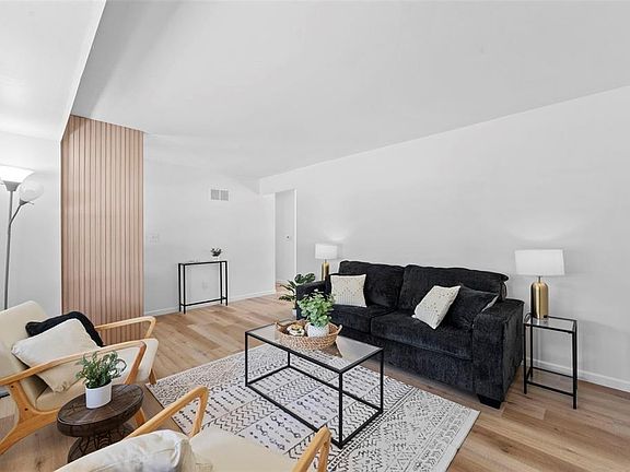 570 Twigwood Dr, Ballwin, MO 63021 | Zillow