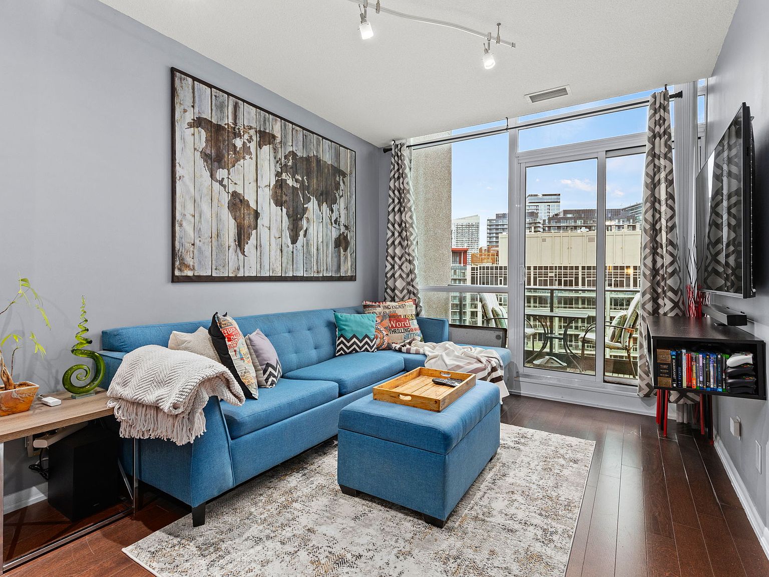 209 Fort York Blvd #1665, Toronto, ON M5V 4A1 | Zillow