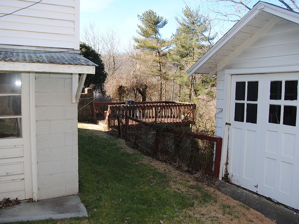 232 Eversole St, Hazard, KY 41701 | Zillow