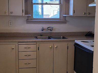 203 SW Main St, Winston, OR 97496 | Zillow