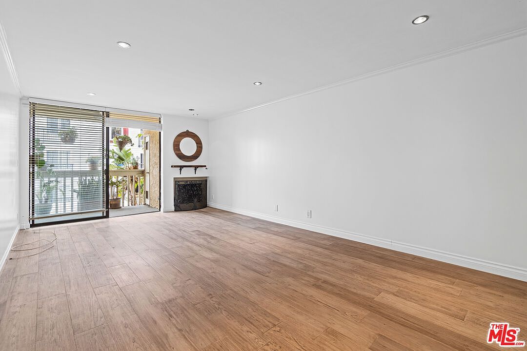 22 Navy St APT 202, Venice, CA 90291 | Zillow