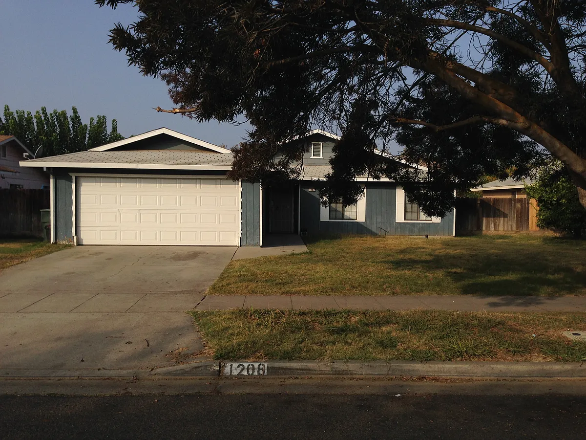 1208 Owens St, Madera, CA 93638 | HotPads