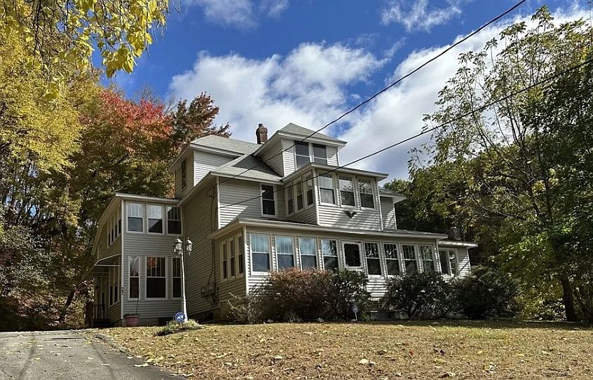 27 North St #2, South Hadley, MA 01075 | Zillow