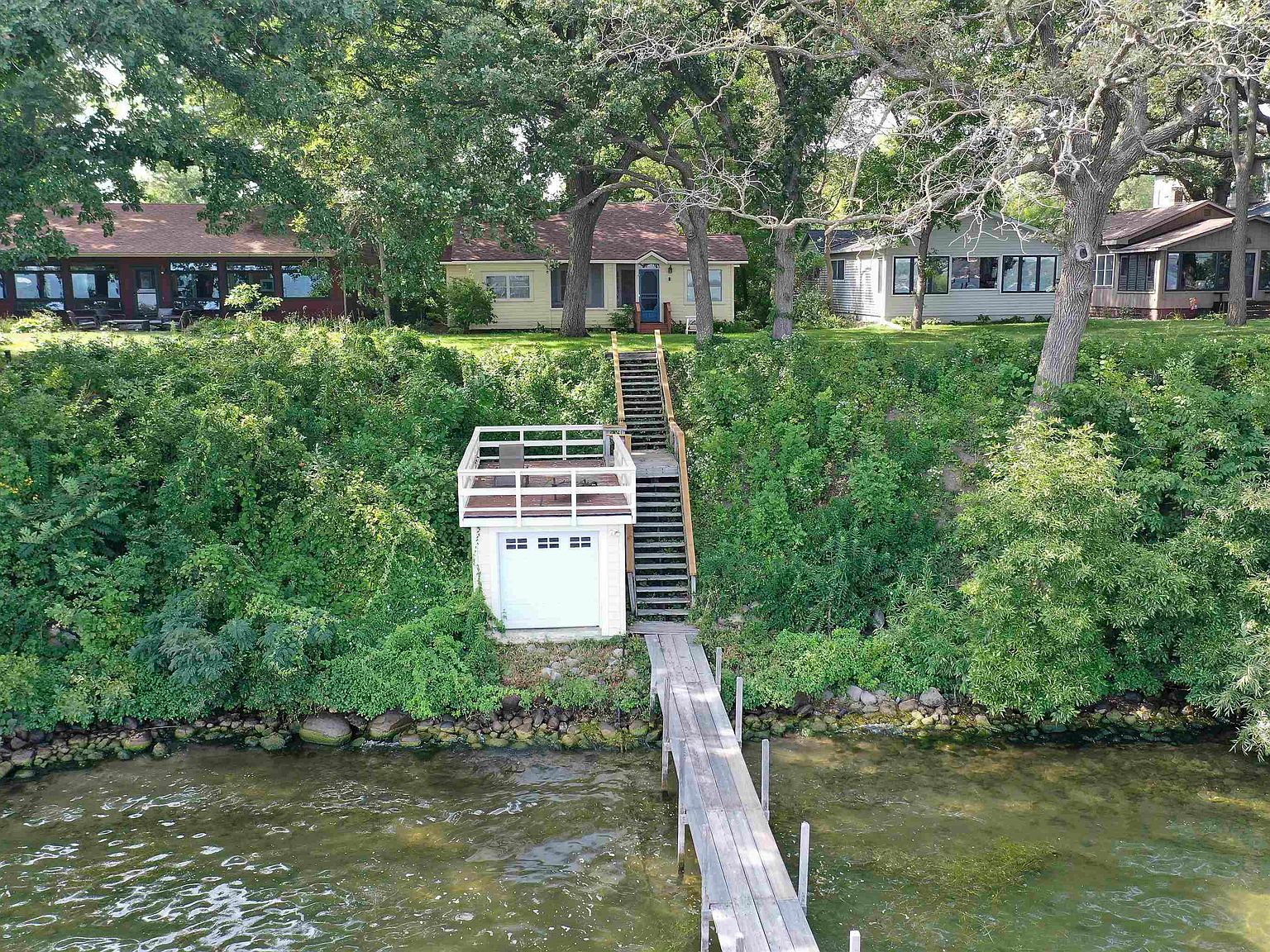 2612 Manhattan Blvd, Spirit Lake, IA 51360 | Zillow