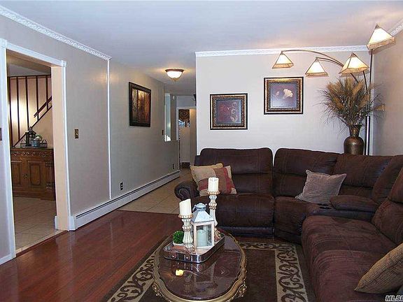 12 Roslyn Ave, Selden, NY 11784 | Zillow