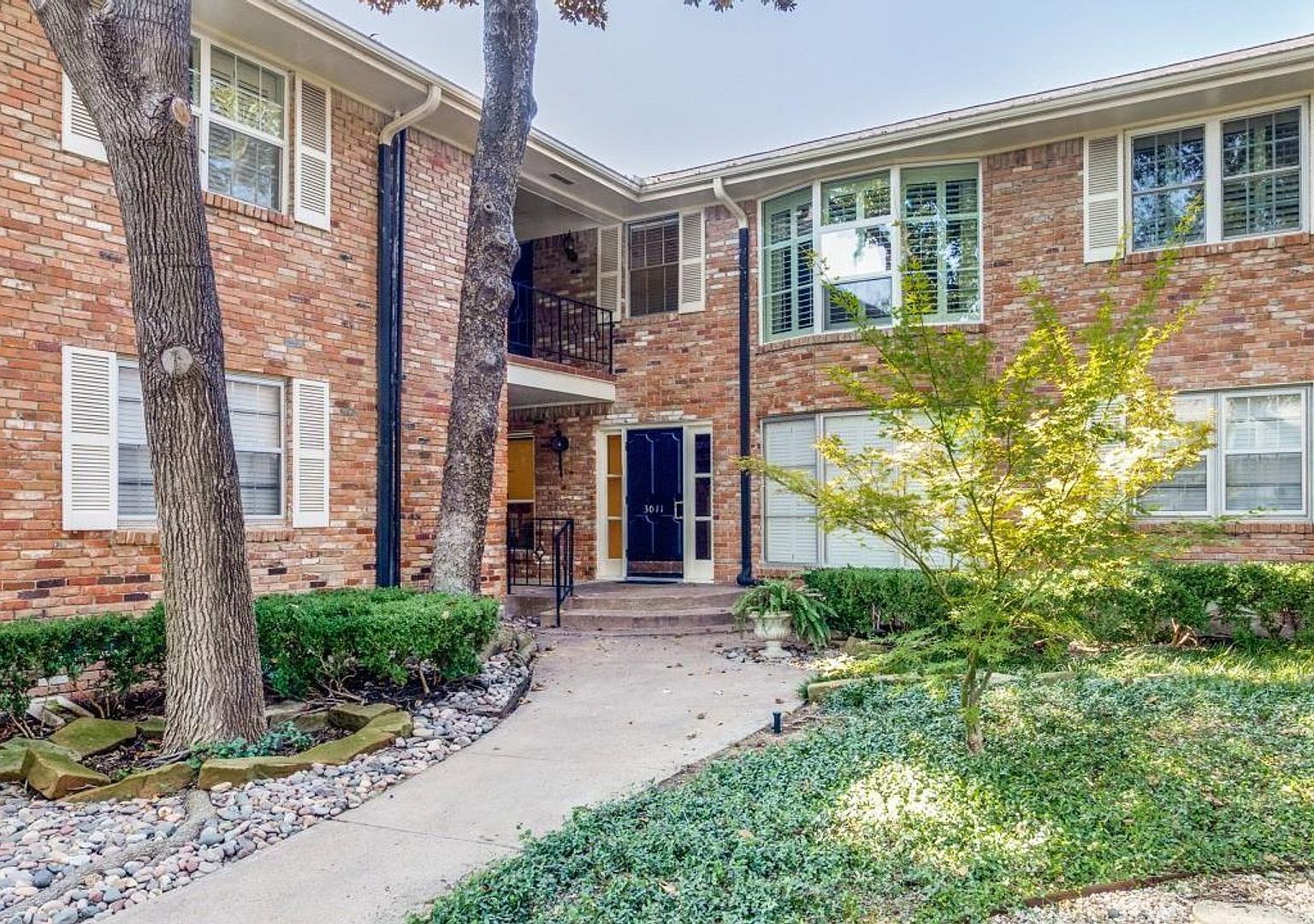 3011 Mahanna St #A, Dallas, TX 75235 | Zillow