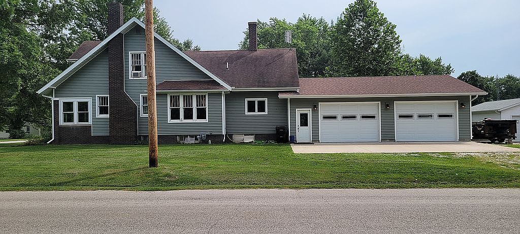 400 S Main St, Vermont, IL 61484 | Zillow