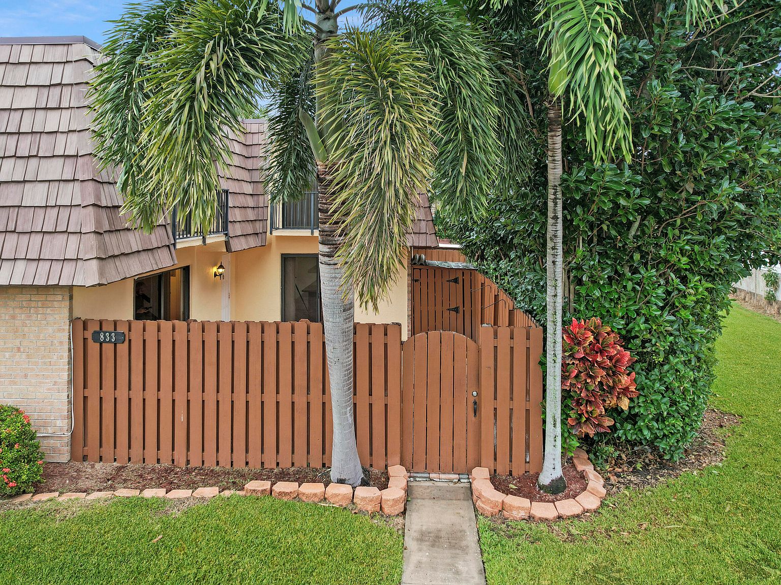833 Springdale Circle #83c, Lake Worth, FL 33461 | Zillow