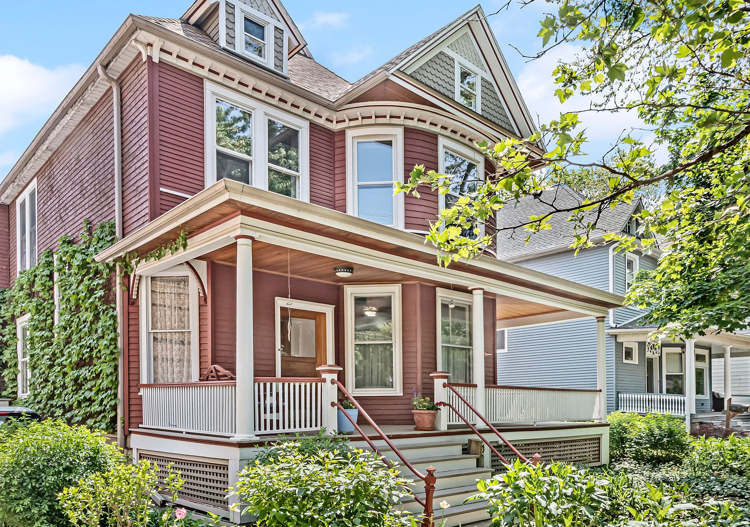 6743 N Newgard Ave, Chicago, IL 60626 | Zillow