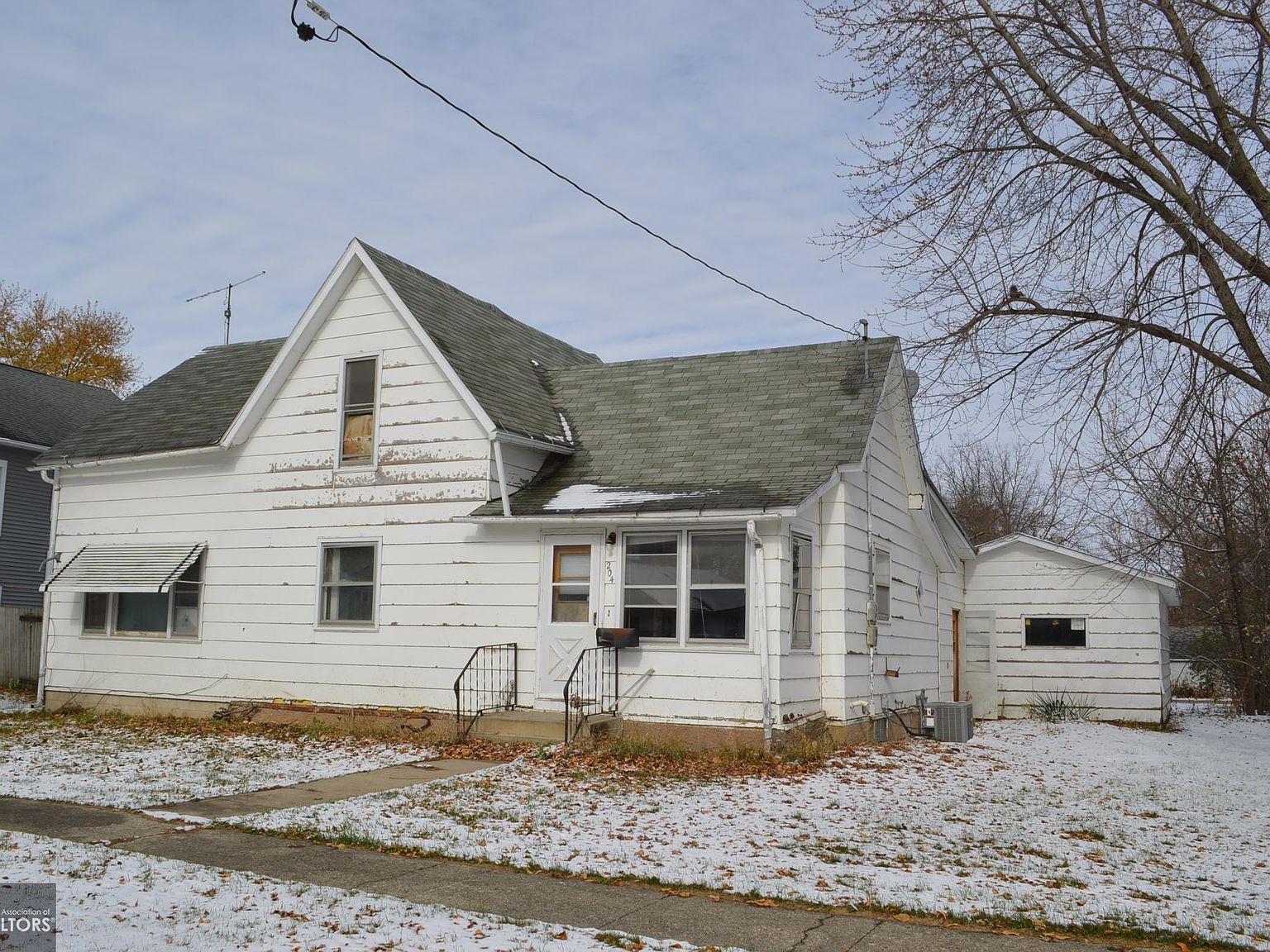204 Larch St, Thornton, IA 50479 | Zillow