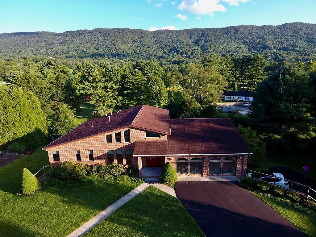 207 Windwood Dr, Bluefield, VA 24605 | MLS #52188 | Zillow