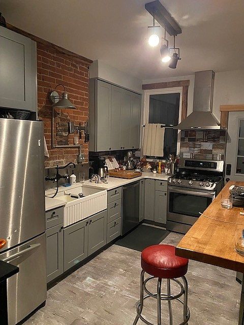 4 Rickenbach St, Pittsburgh, PA 15212 | Zillow