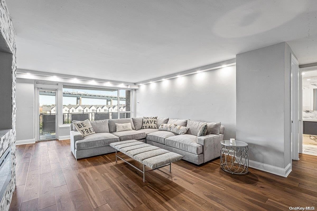 166-25 Powells Cove Boulevard #3K, Queens, NY 11357 | Zillow