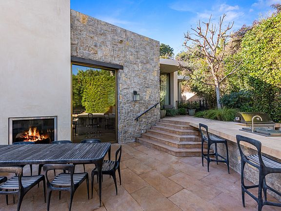 9233 Swallow Dr, Los Angeles, CA 90069 | MLS #23-238135 | Zillow