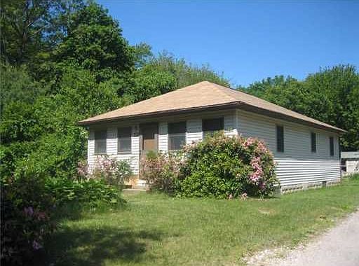 957 Main St, Hope Valley, RI 02832 | Zillow