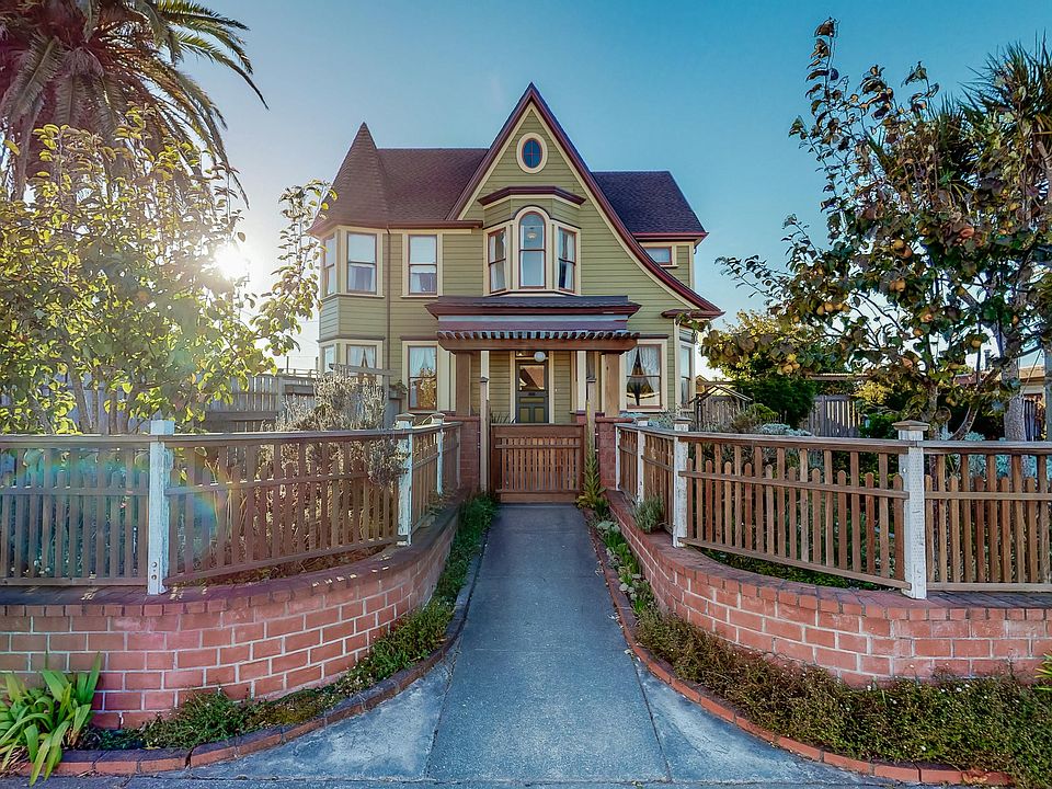 2828 California St, Eureka, CA 95501 | Zillow