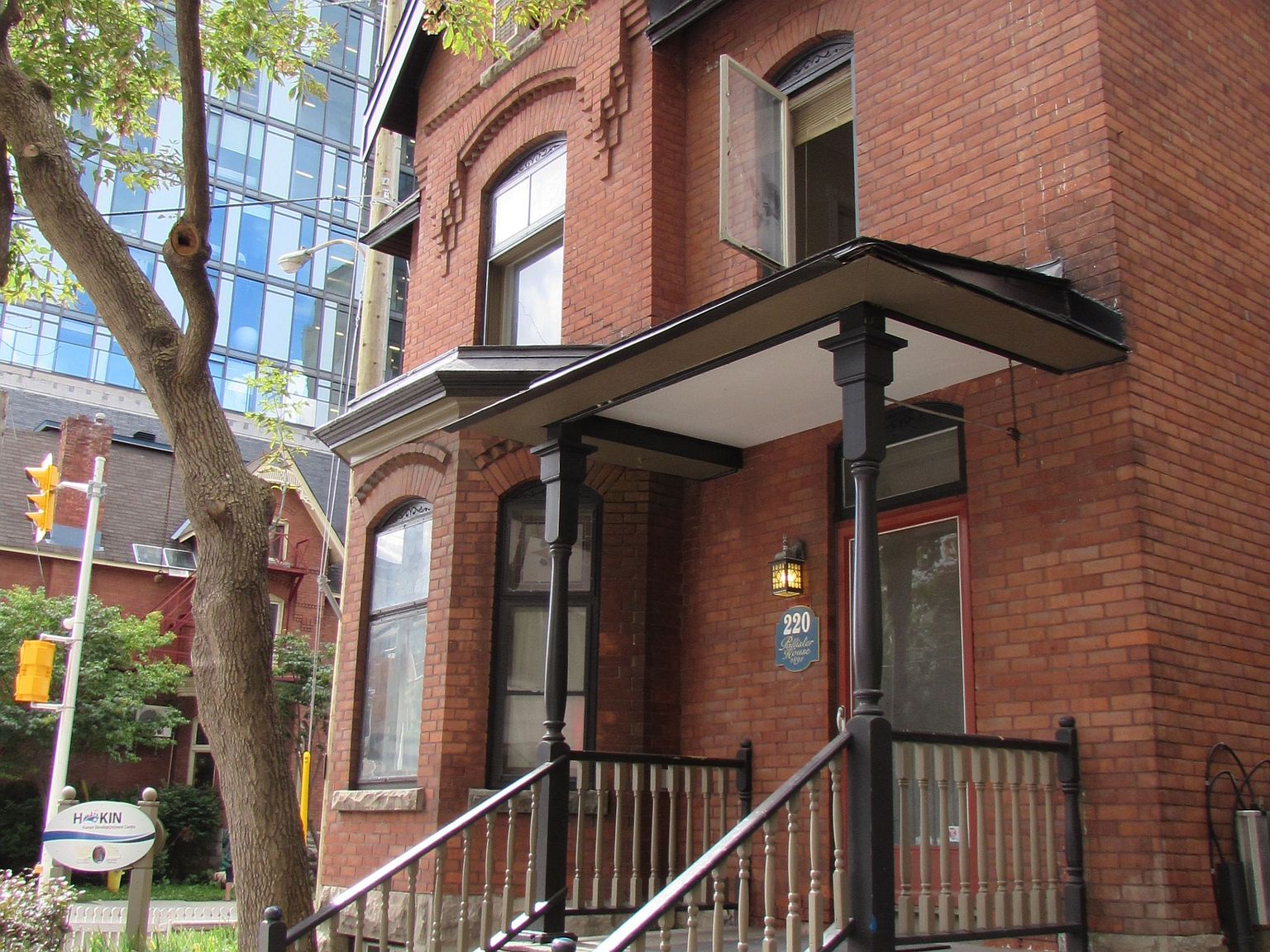 220 Lyon St N #2A, Ottawa, ON K1R 5V7 | Zillow