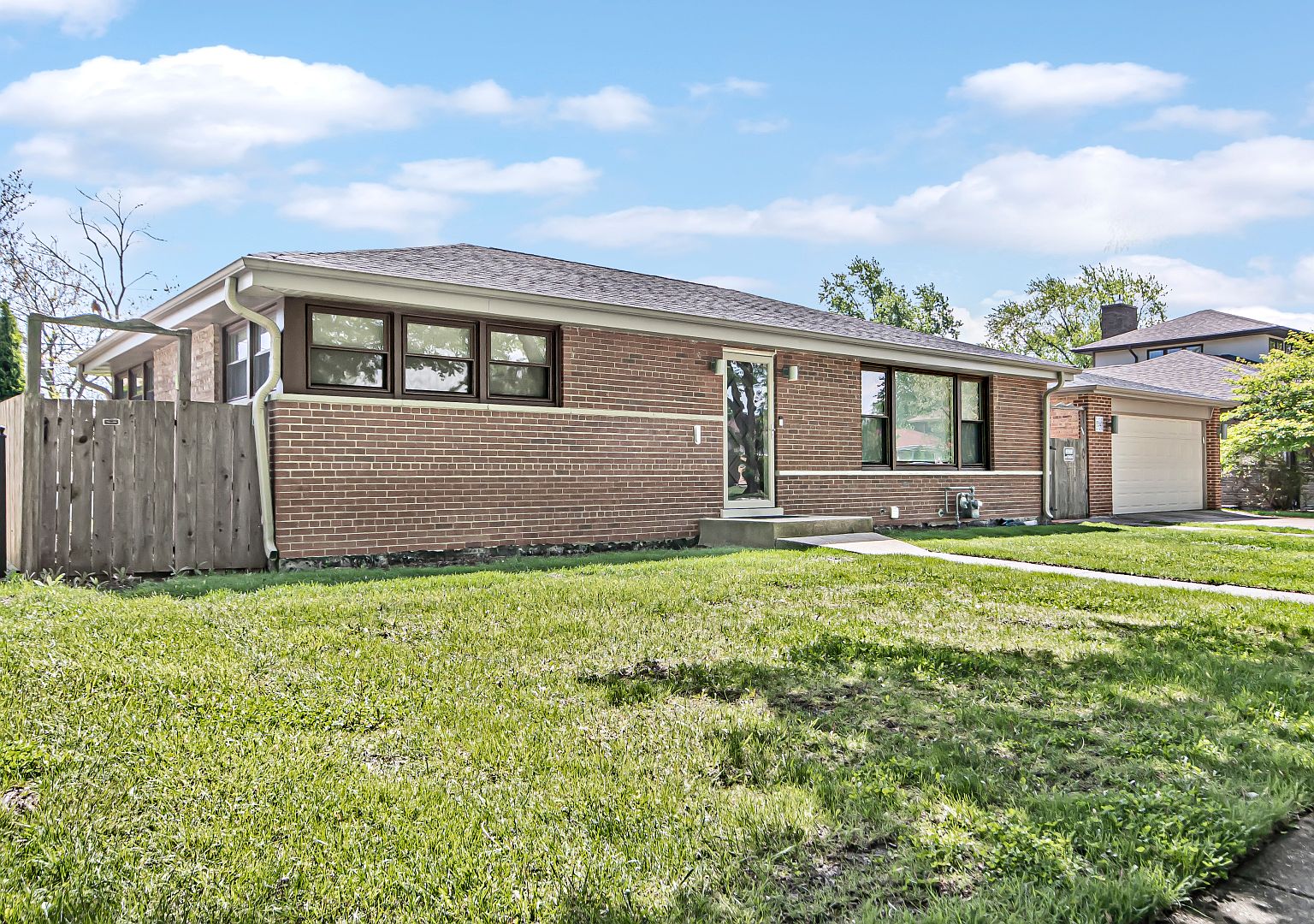 9349 Lowell Ave, Skokie, IL 60076 | MLS #12032677 | Zillow