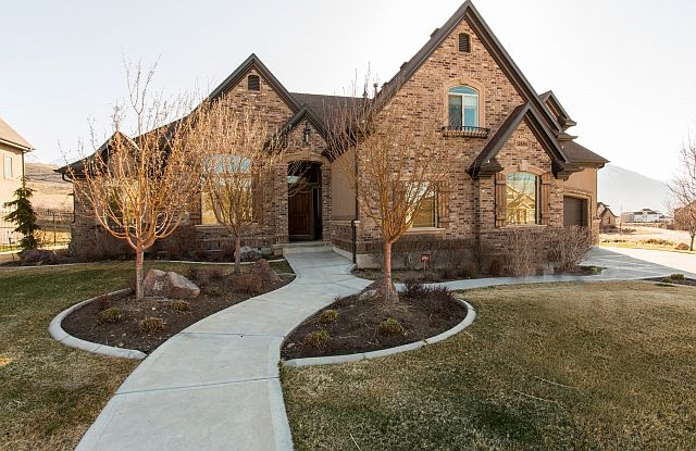 12684 N Angels Gate, Highland, UT 84003 | Zillow