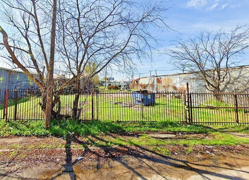 4533 Helen St, Dallas, TX 75223 | Zillow
