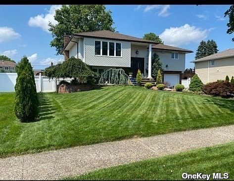 17 Farmstead Rd, Commack, NY 11725 | Zillow