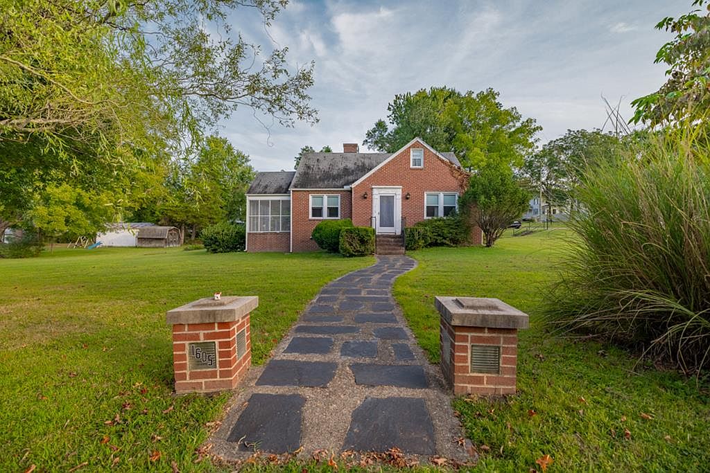 1605 10th St, Victoria, VA 23974 | Zillow