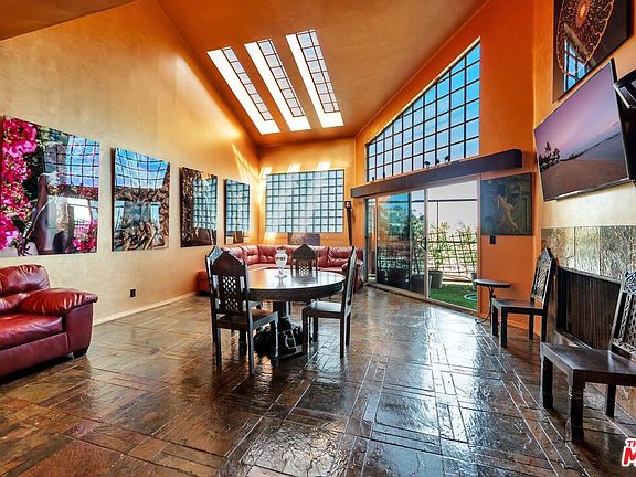 2189 Sunset Plaza Dr, Los Angeles, CA 90069 | MLS #24-417611 | Zillow