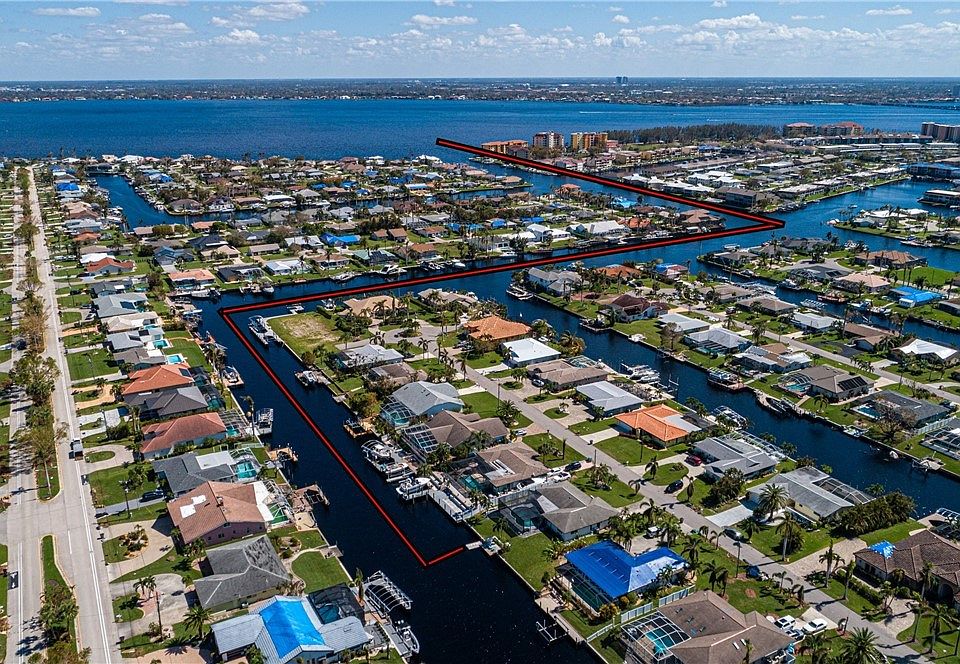 1709 SE 39th St, Cape Coral, FL 33904 | Zillow