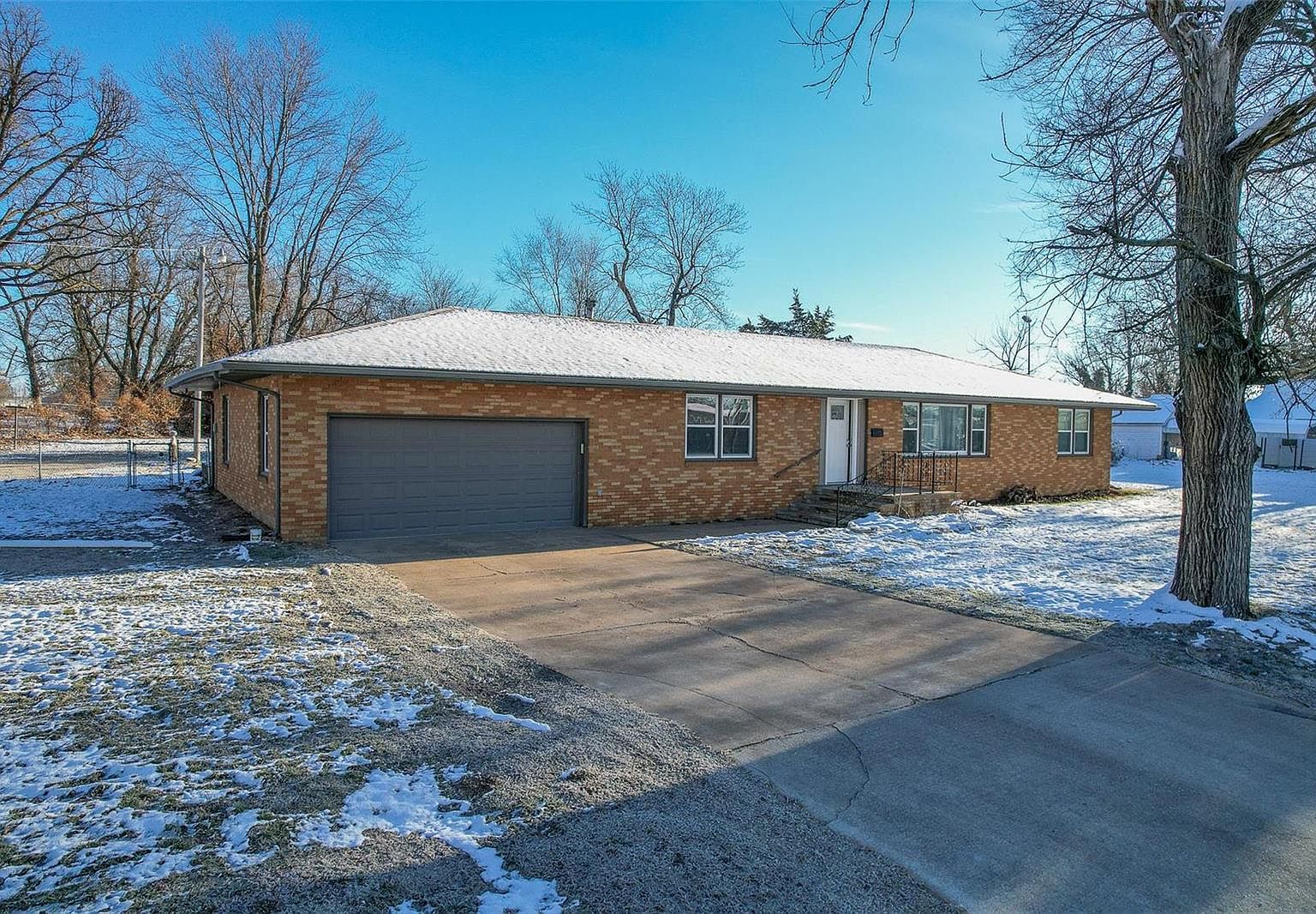 788 N Adams Ave, Lebanon, MO 65536 | Zillow