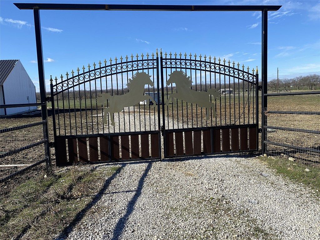 10251 Atcheson Rd, Decatur, TX 76234 | MLS #20501306 | Zillow