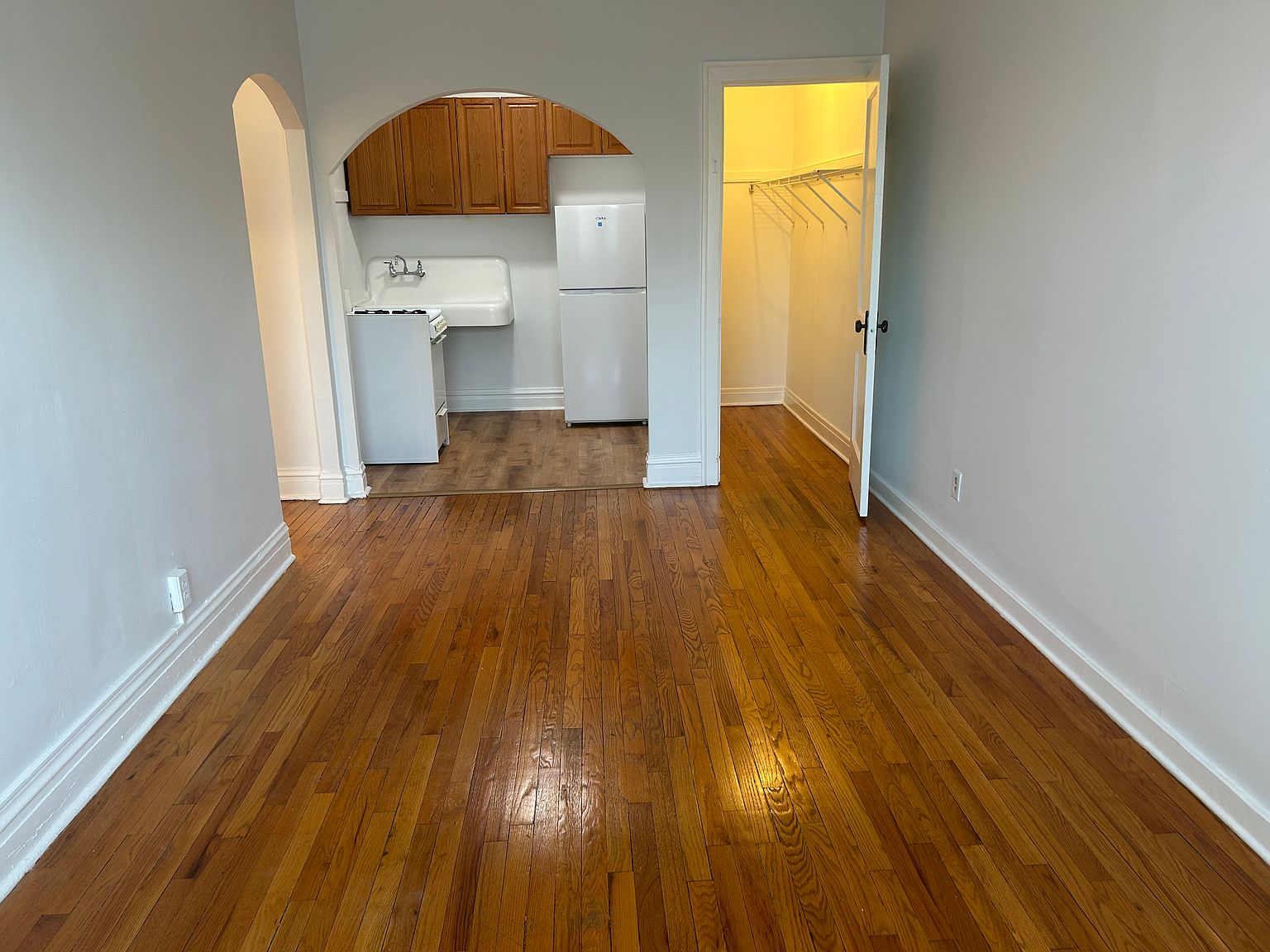 6128 W Roosevelt Rd APT 13, Oak Park, IL 60304 | Zillow