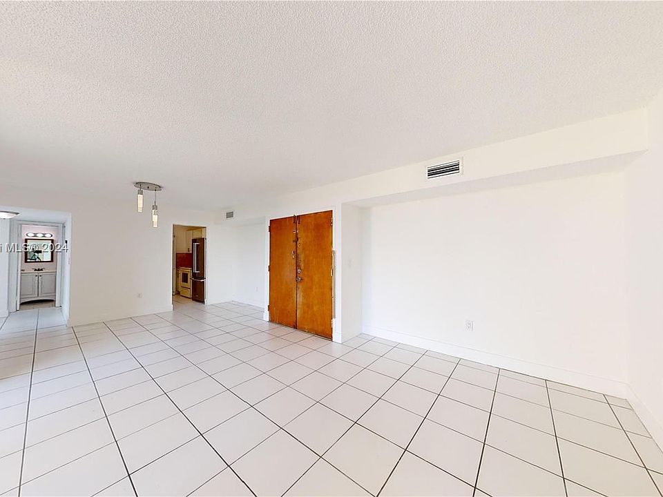 11790 SW 18th St Miami FL | Zillow