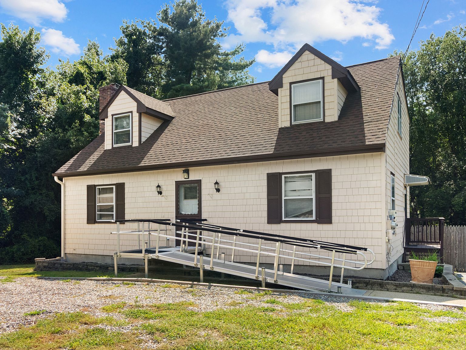 788 Vauxhall Street Ext, Waterford, CT 06385 | Zillow