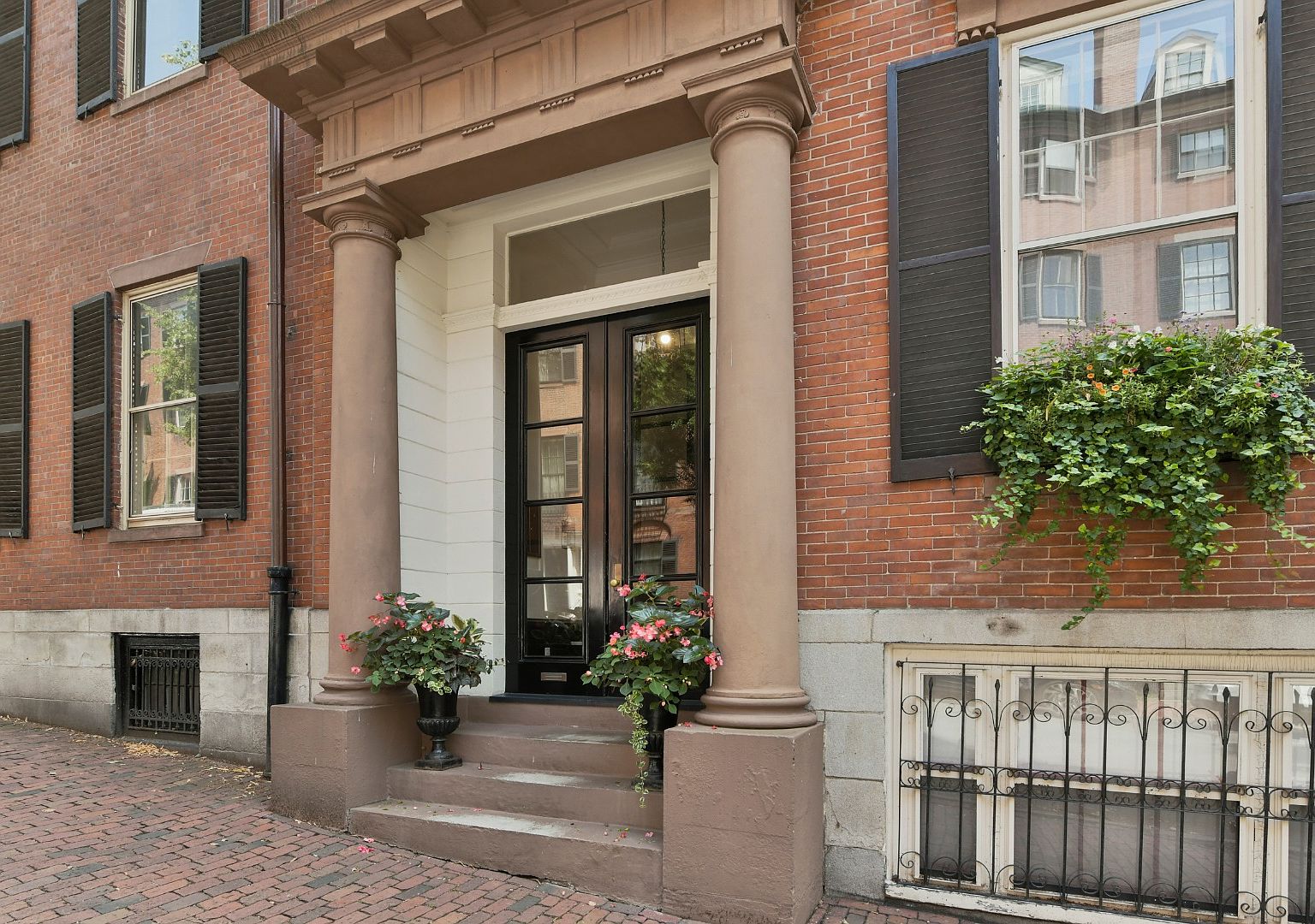18 Chestnut St #PENTHOUSE, Boston, MA 02108 | Zillow