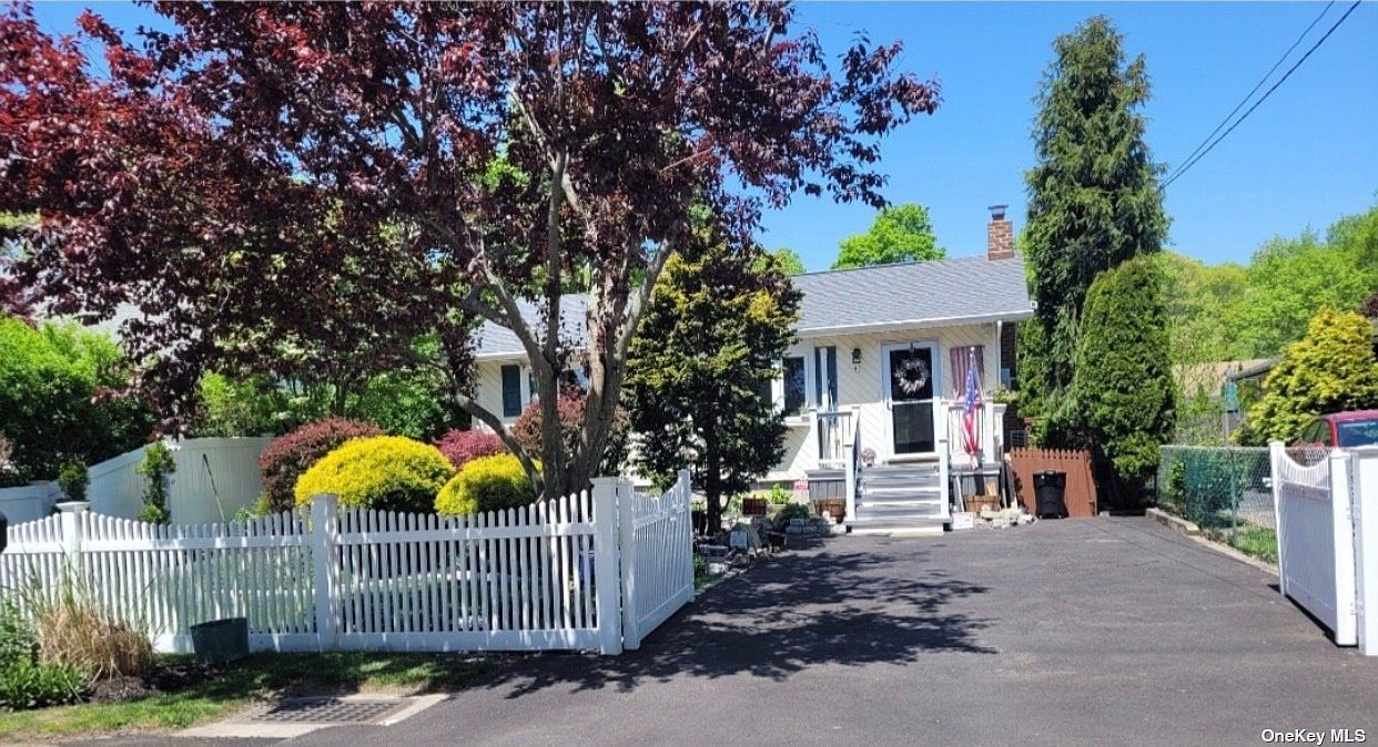 41 Edgewater Drive, Mastic Beach, NY 11951 | MLS #3526385 | Zillow