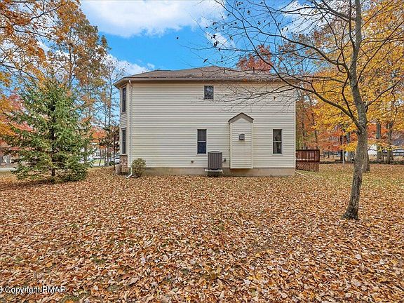 107 Gollum Ln, Tamiment, PA 18371 | MLS #PM-110556 | Zillow