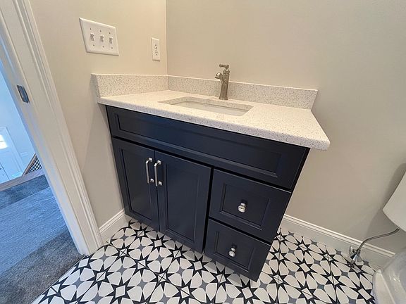 4 Kinsman Lane, Windham, NH 03087 | MLS #5018835 | Zillow