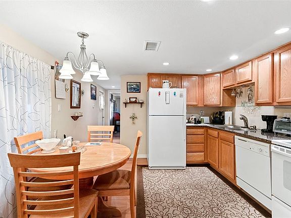 5611 Bayshore Rd #110, Palmetto, FL 34221 | MLS #U8218303 | Zillow