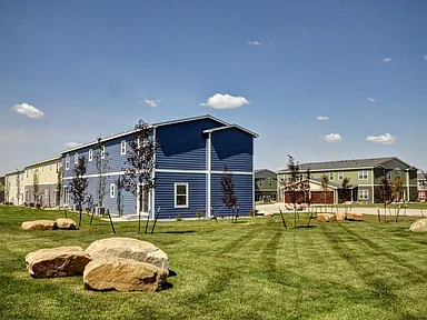 Emerald Ridge Apartments & Townhomes - 1521 Emerald Ridge Rd Watford ...