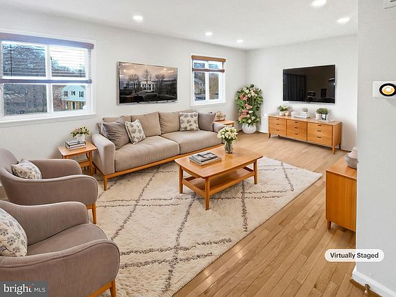 9666 Lindenbrook St, Fairfax, VA 22031 | Zillow