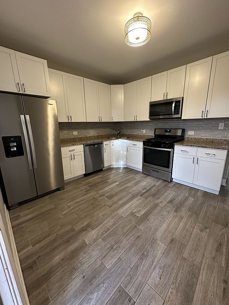 537 E 46th Pl #1, Chicago, IL 60653 | Zillow