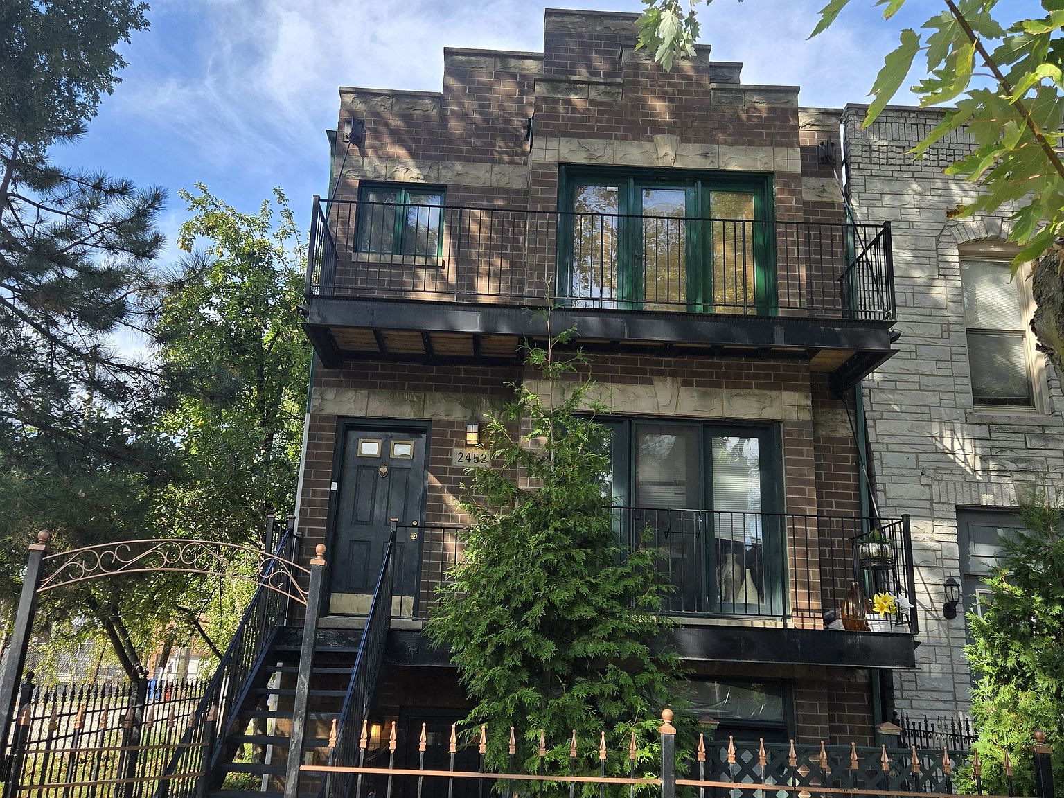2452 W Taylor St #3, Chicago, IL 60612 | Zillow