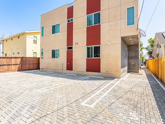 1238 W 37th Pl, Los Angeles, CA 90007 | Zillow